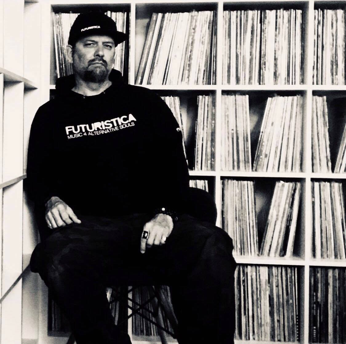 DJ Simon S — Futuristica Radio (03.31.22) - dublab